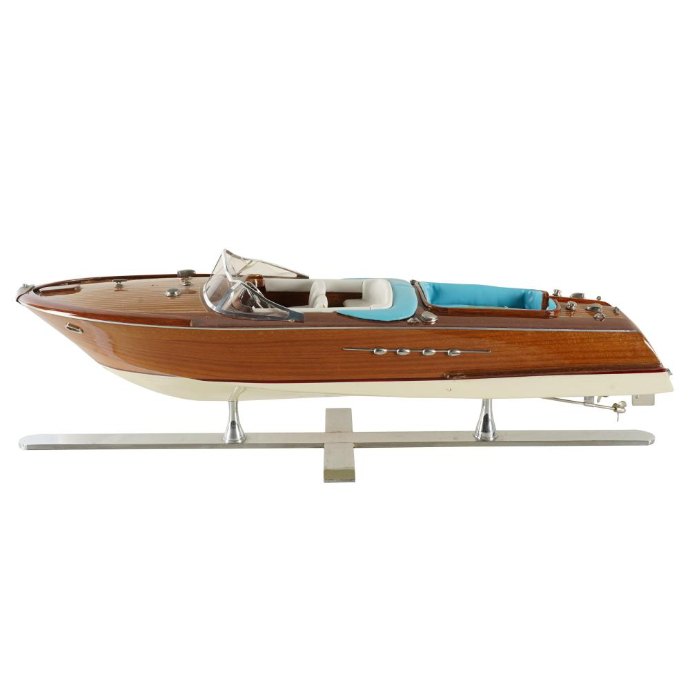 CR2-105: SCALED MODEL OF 1970'S ITALIAN RUNABOUT , RIVA AQUARAMA SPEED ...